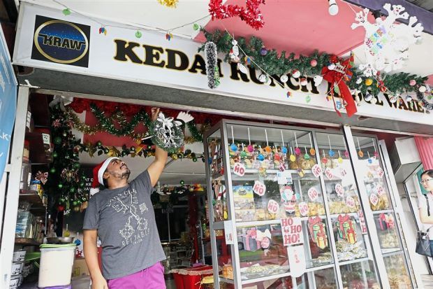 Kamek Miak Sarawak: Kedai Melayu, Sambut Krismas