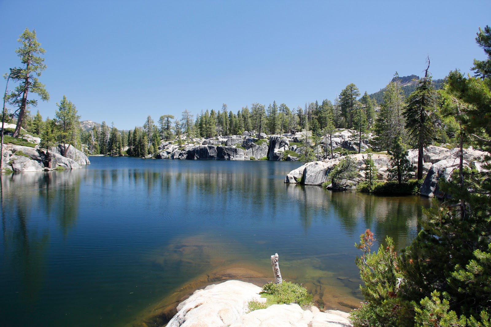 Sierra Nevada Hikes and Lakes: Sword Lake and Lost Lake