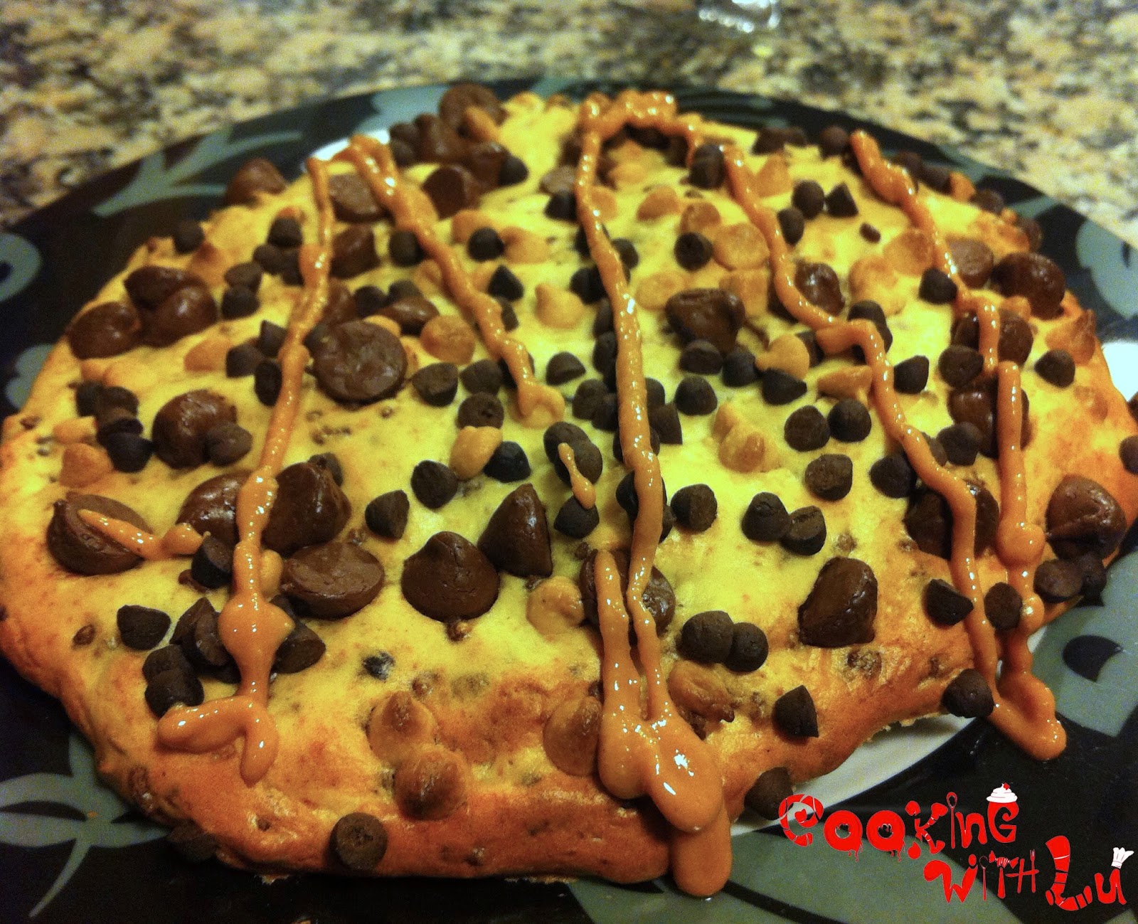 Cooking with Lu: Mega munchies XXL cookie: super easy AND super delicious!!