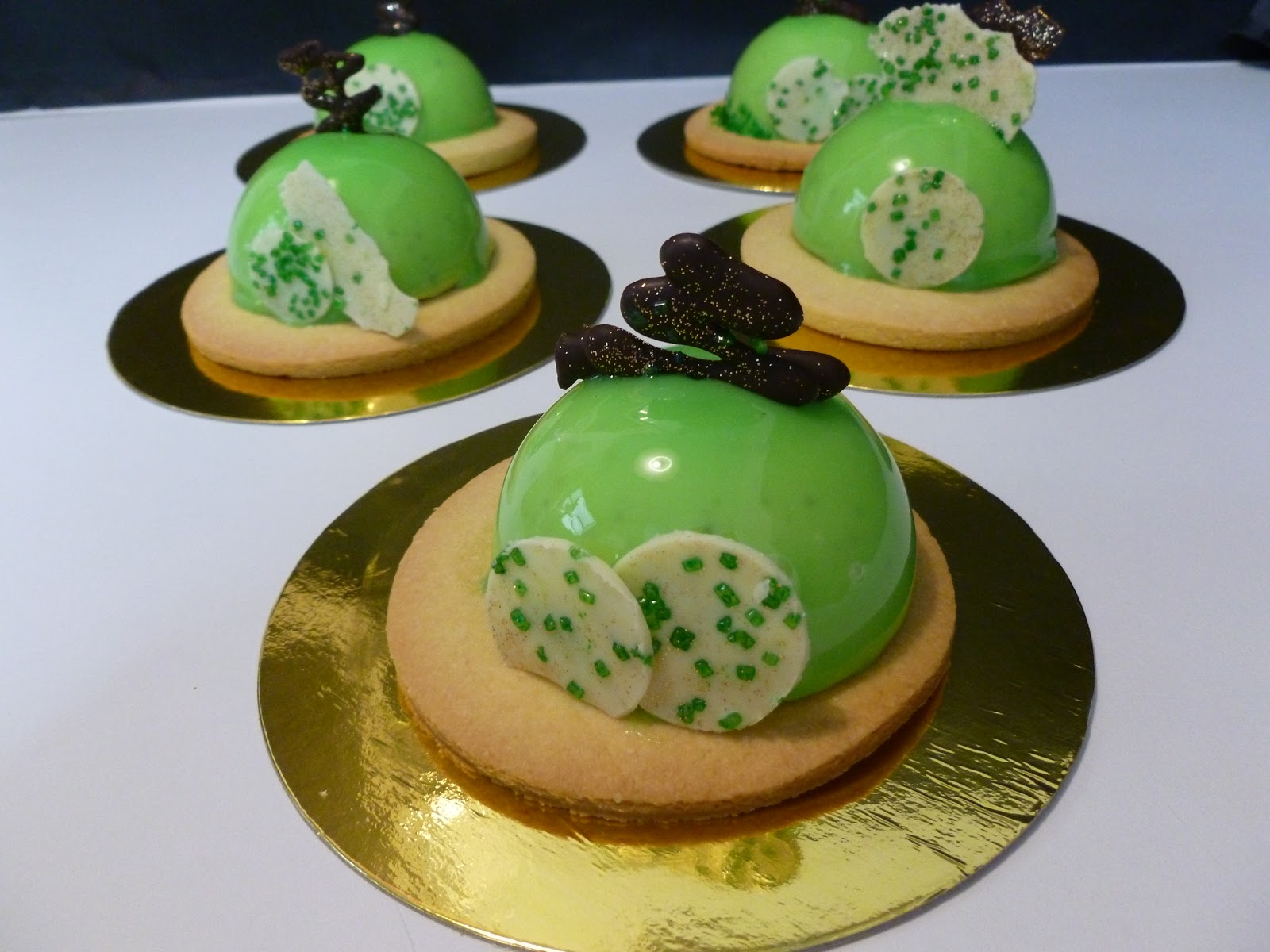 Nuvola Glacé / Mary: Sablé con mousse de pistacho y lemond curd