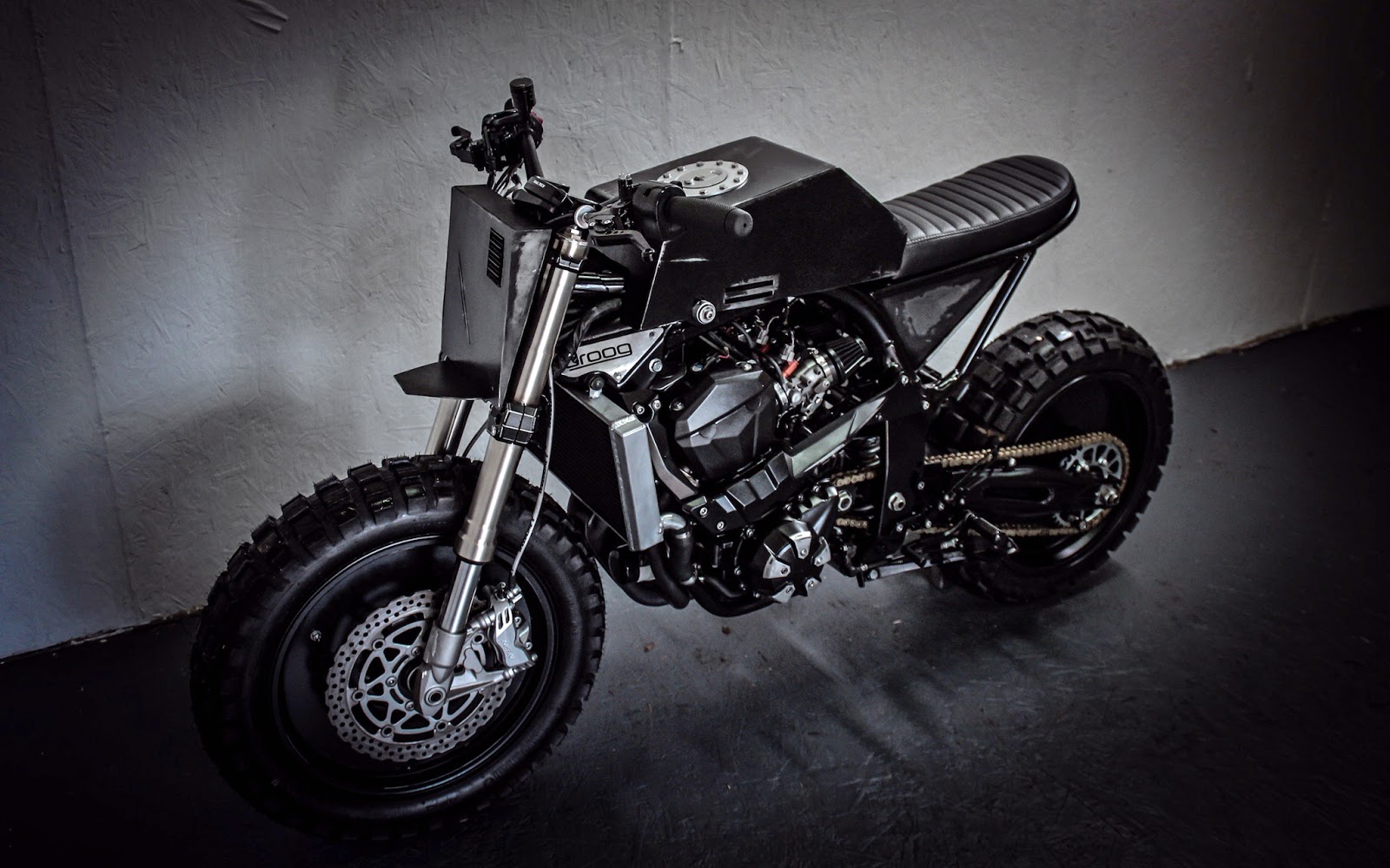 Zed 1.0 - Inazuma café racer