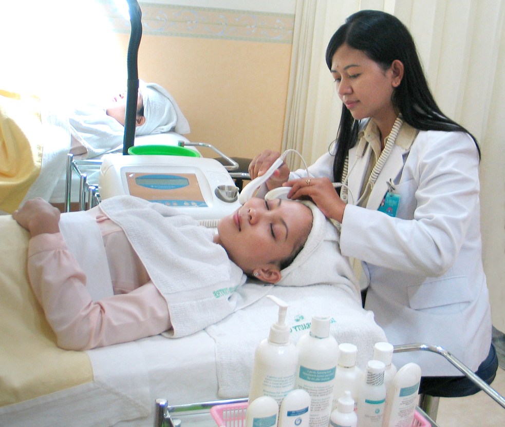 Klinik Kecantikan Terpercaya: CARA MEMILIH DOKTER KULIT ATAU KLINIK ...
