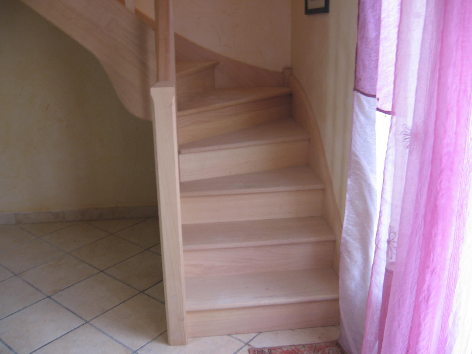 Escaliersbois64800: Escalier 1/4 tournant classique avec contre marches