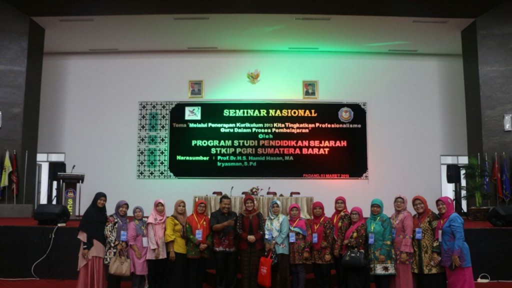 STKIP PGRI Sumatera Barat Bangun Karakter dengan Gelar Seminar Nasional ...