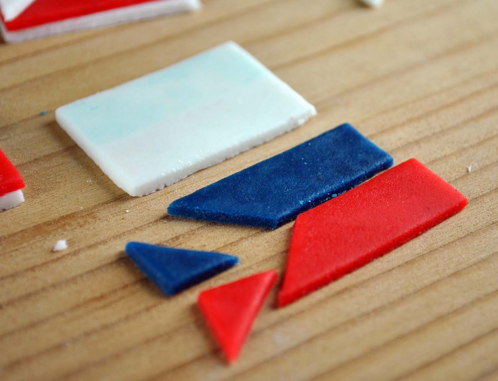 bakery cook and tips: How to Make Philippine Flag Cupcake Toppers