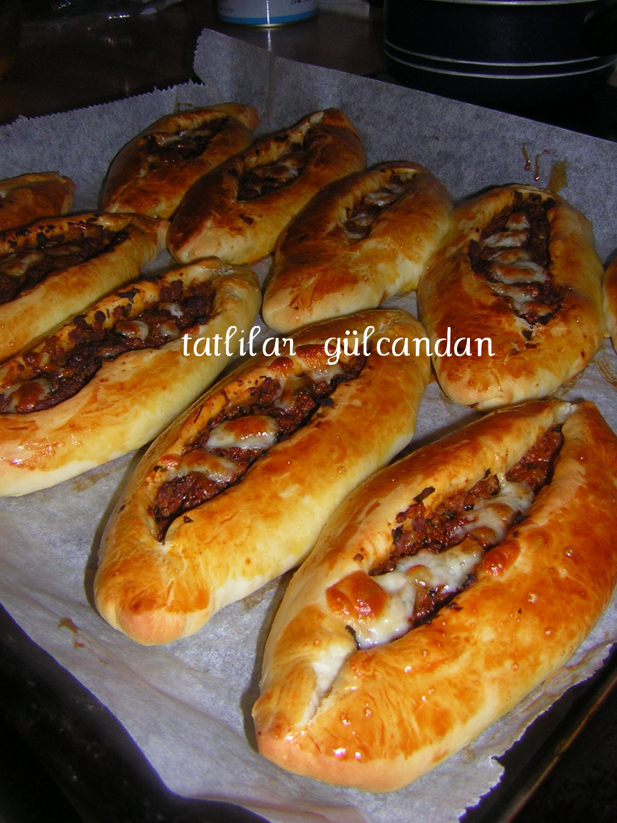 TATLILAR GÜLCANDAN: KIYMALI PİDE TARİFİ