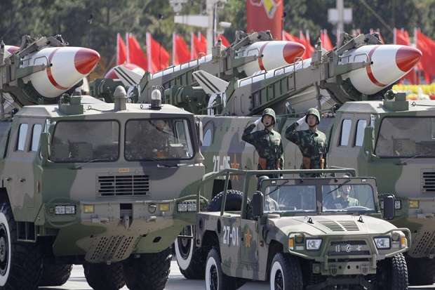 Berita Militer di Dunia: Parade Militer di China, Memamerkan Beraga ...