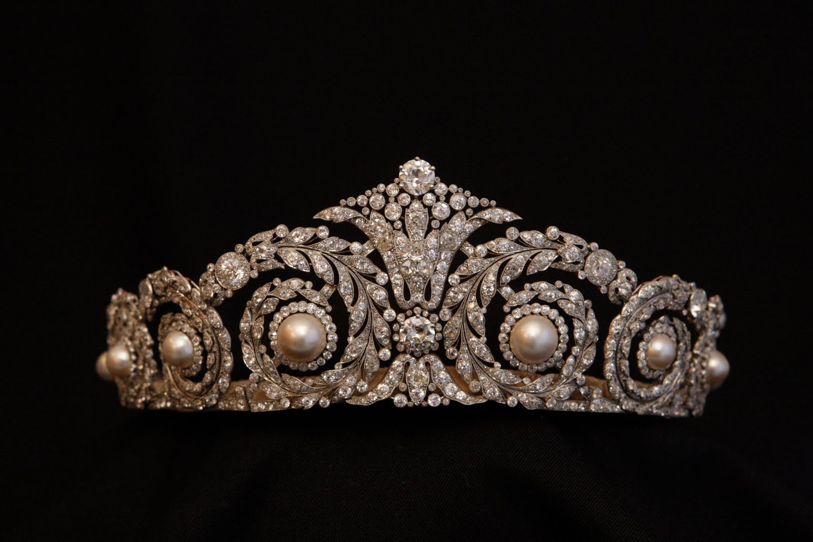 The Wright Wreport: Crown Jewels and Other Baubles in 'The Art of Cartier'
