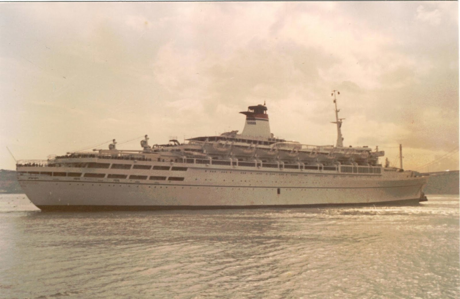 S.S. "GUGLIELMO MARCONI": "GUGLIELMO MARCONI" at Lisbon by Luis Miguel ...