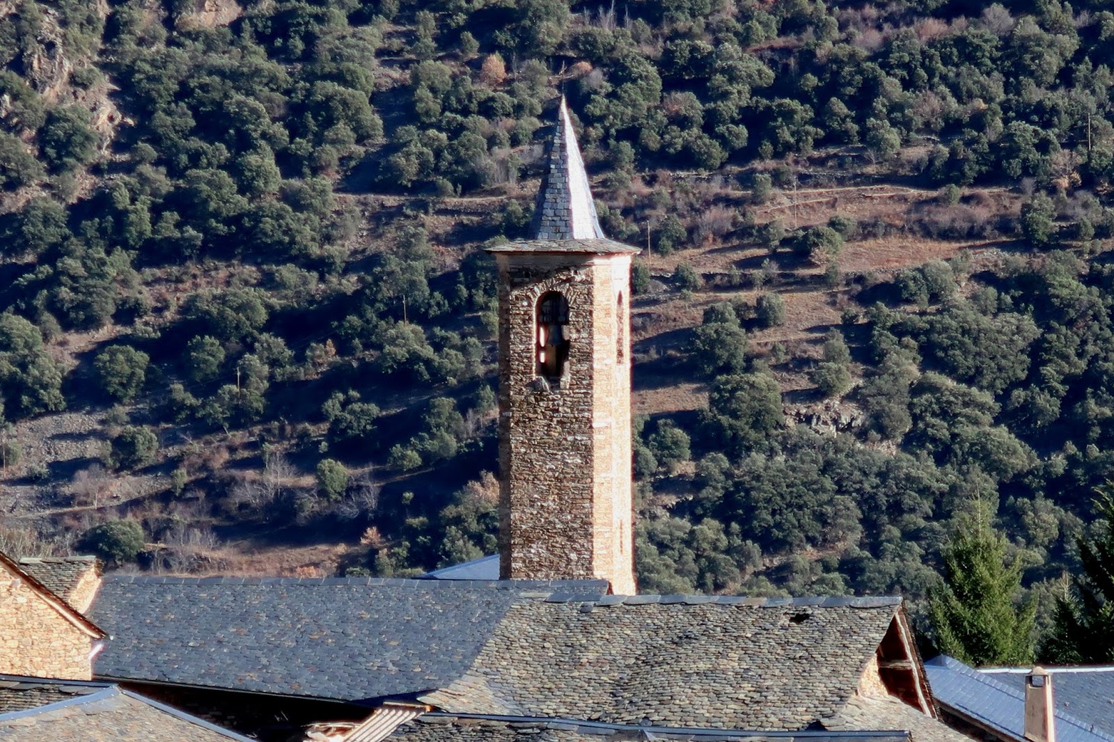 La luz de la montaña: Vall d'Àssua: Ruta circular por los pueblos de ...