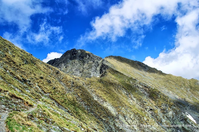 VEZI LUMEA, vezi locuri minunate in Romania: Varful Vanatoarea lui Buteanu