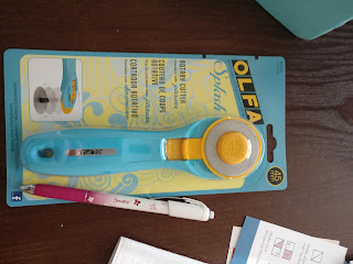 Hooks, Needles and Brushes: Sew Sampler Box review!