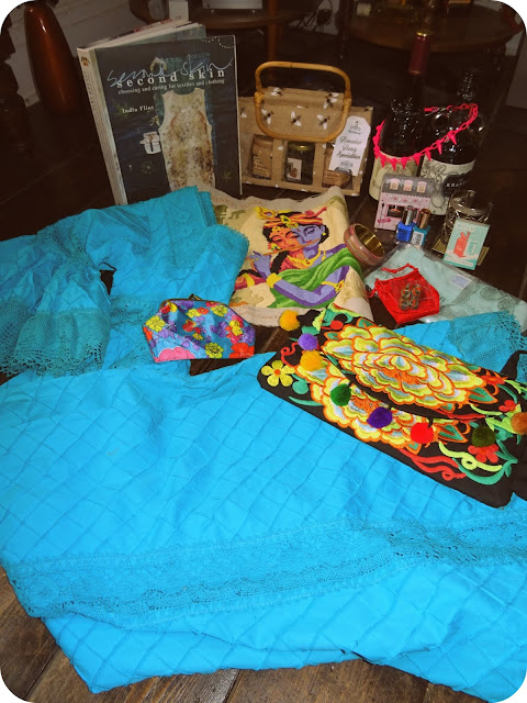 Vintage Vixen: Dressed For Excess