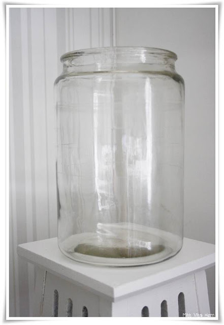 Mitt Vita Hem: Stora gamla glasburkar....