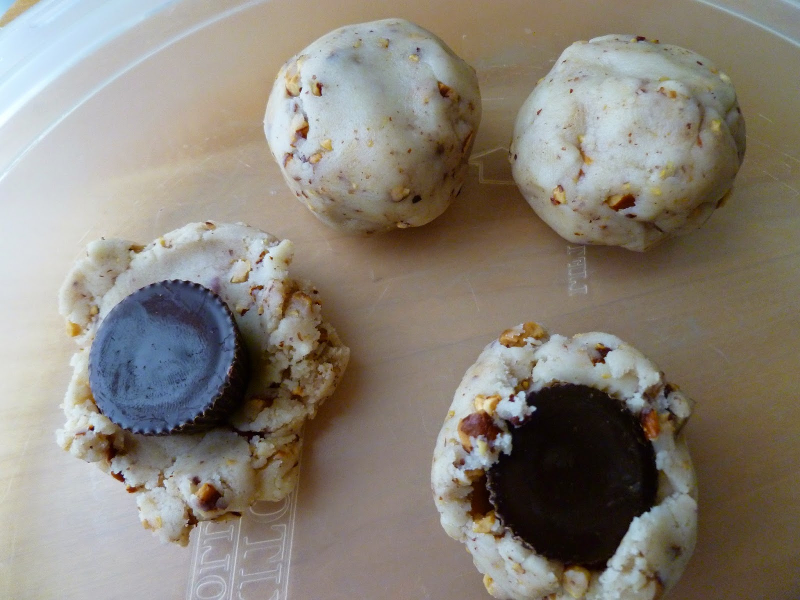 The Pastry Chef's Baking: Stuffed Snowballs