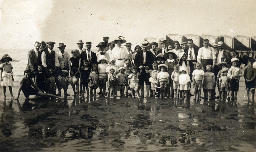 37 Lovely Photographs That Capture Everyday Life of Edwardian Children ...