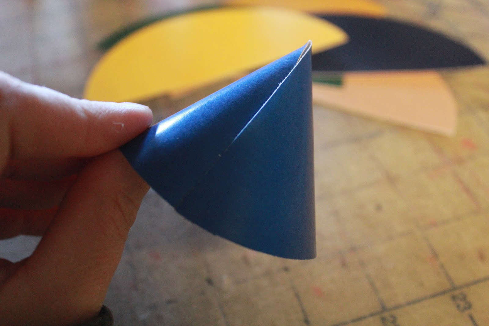 DIY Party Mom: Snow White's Seven Dwarfs Printable Toilet Paper Craft