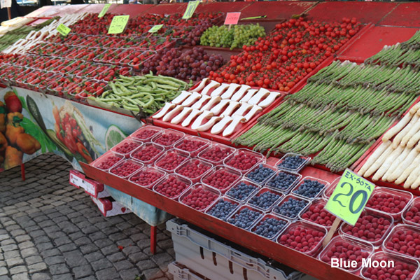 Hötorget (Old Haymarket) & Kungshallen - Stockholm, Sweden