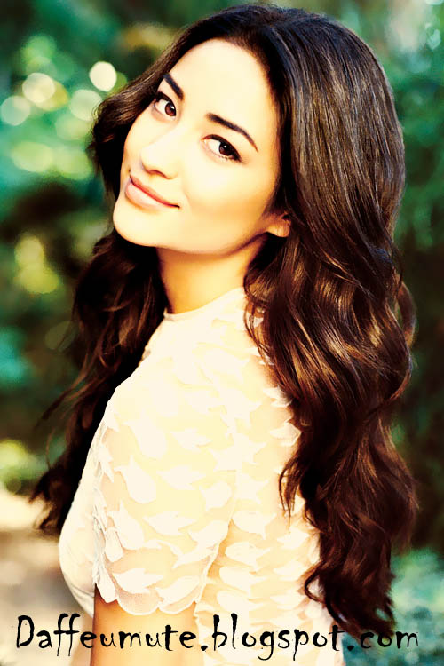 Model-Look, Fashion & Style : Tips to Dress up Like Emily Fields from ...