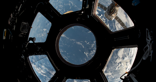 ISS View 4K wallpaper phone