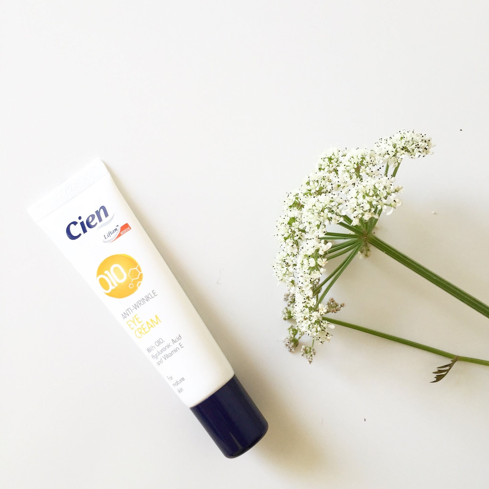 Às bolinhas amarelas: Review || Creme de noite Q10 anti rugas e creme ...