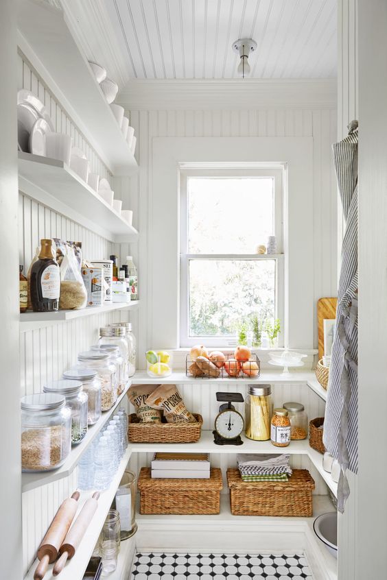 Refreshing Walk In Pantry With Window Design Ideas / Home Decor & Weddings