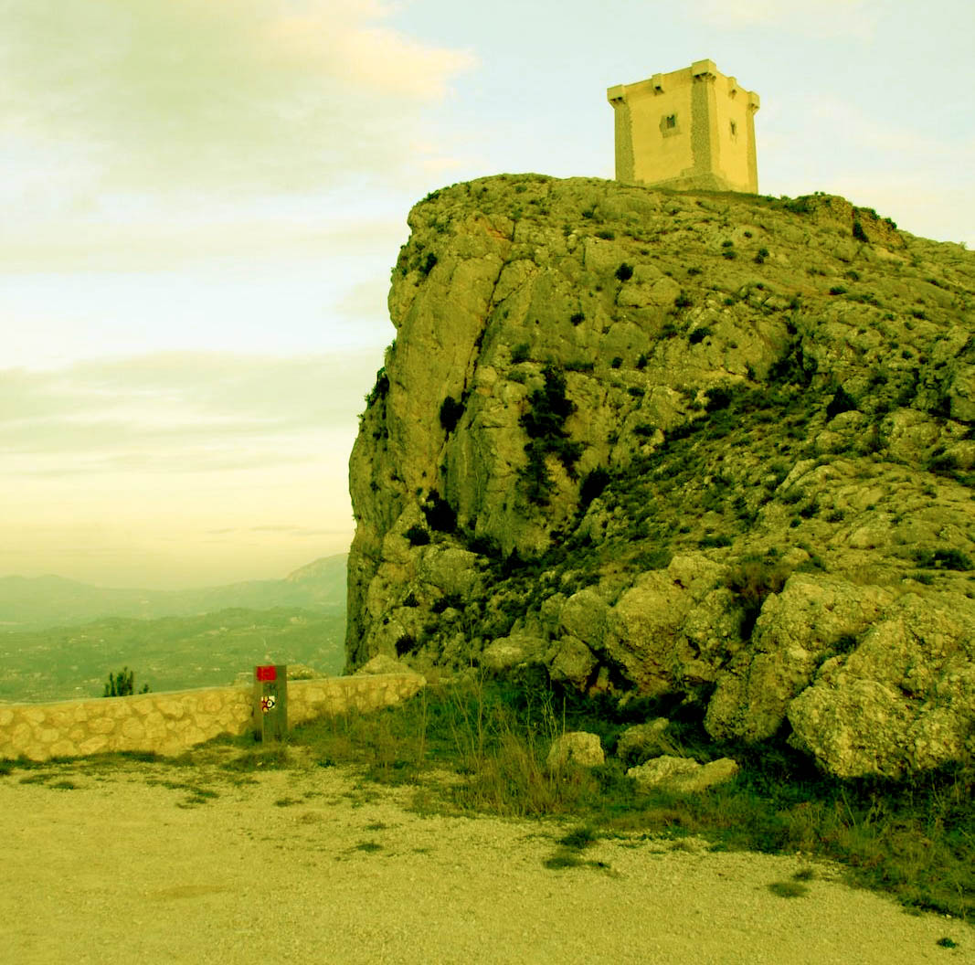 La Ciencia Baila con Dios.: EL Castillo ANUNNAKI de Cocentaina en Alicante