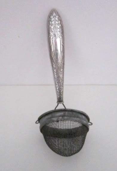 Relevant Tea Leaf: Unique Tea Strainer