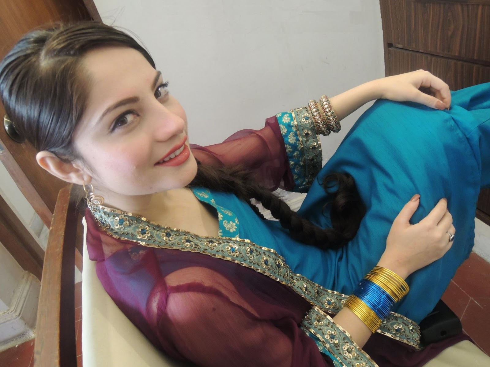 Gorgeous Pakistani Actress Neelam Muneer Super Hot Facebook Photos ...