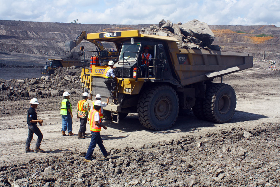 Layanan kami untuk Industri Mesin dan Alat Berat | TEKNIK VARIA JASA