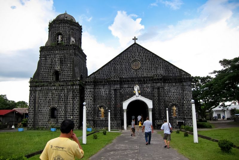 BEACHES AND CHURCHES: A TOUR OF BICOL REGION - Day 3: Caramoan to Legazpi