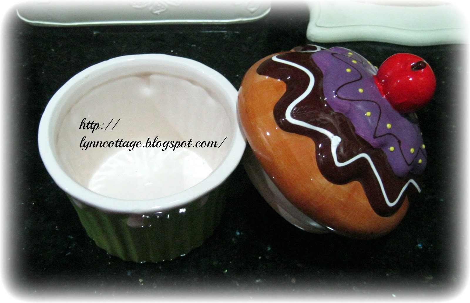 lynn's cottage: CERAMIC CUPCAKE CANISTER..........