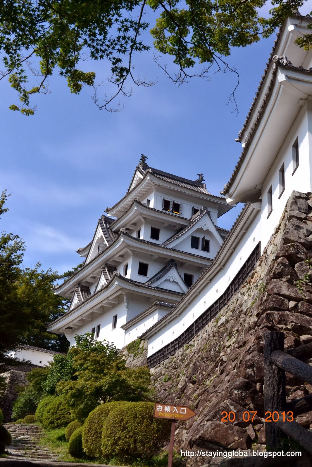 A Global Life: Visiting Gujo and Hachiman castle