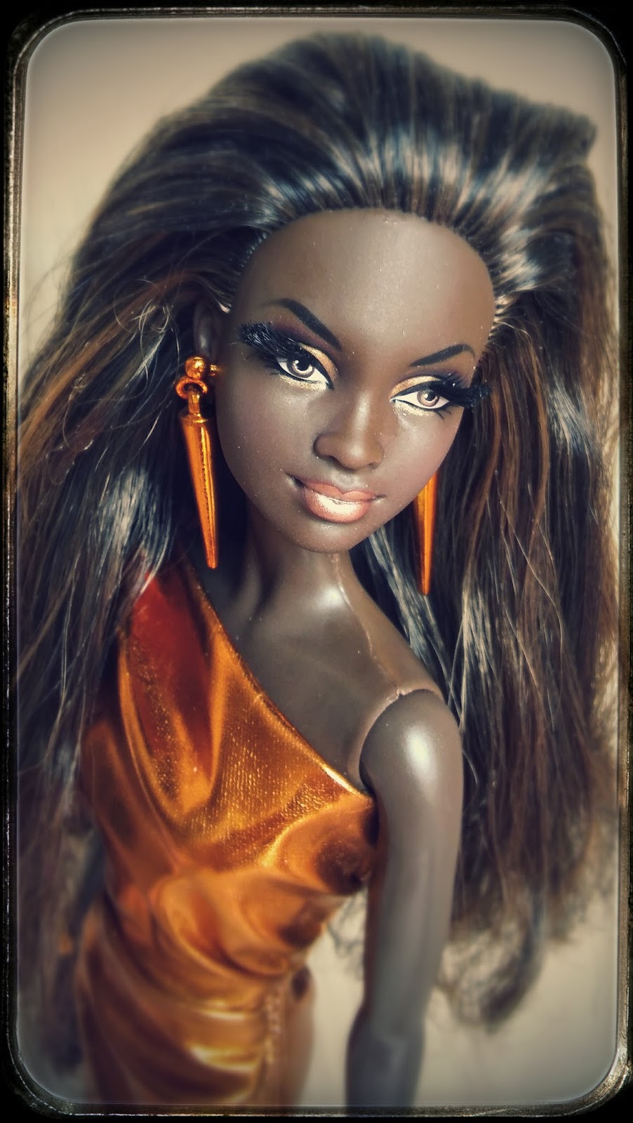 Make a Scene!: Barbie City Shine Bronze