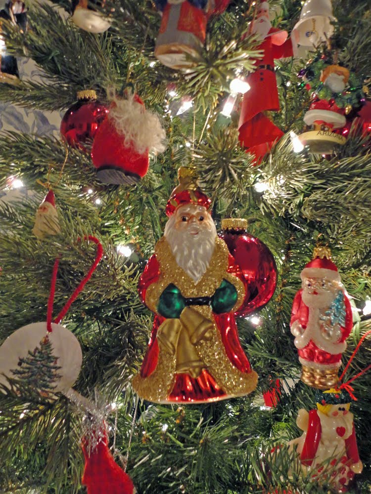 Notes from Norma: Santa, Santa Everywhere!