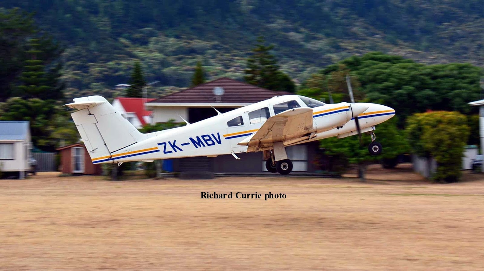 NZ Civil Aircraft: Pauanui on New Years Day