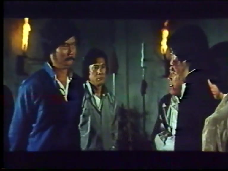 ΟΙ ΣΚΛΗΡΟΙ ΤΗΣ ΚΙΝΑΣ ΚΤΥΠΟΥΝ - SUPER POWER