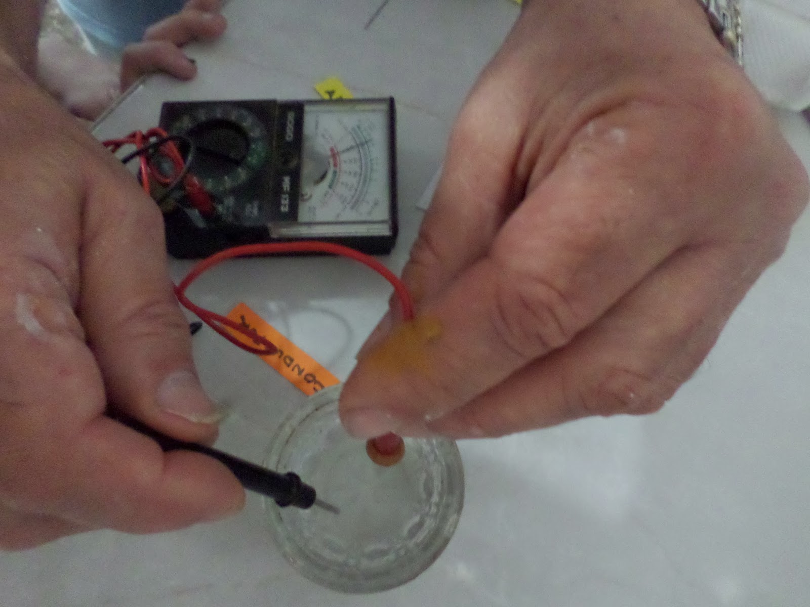 APRENDIENDO EN CASA: Conductividad eléctrica