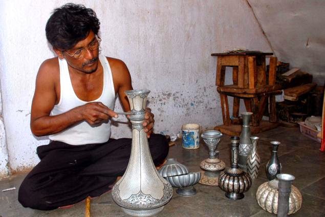 Rangeelaa-All about India....: Bidri craft