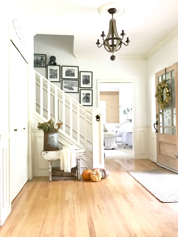 Little Farmstead: Fall Farmhouse Entryway...