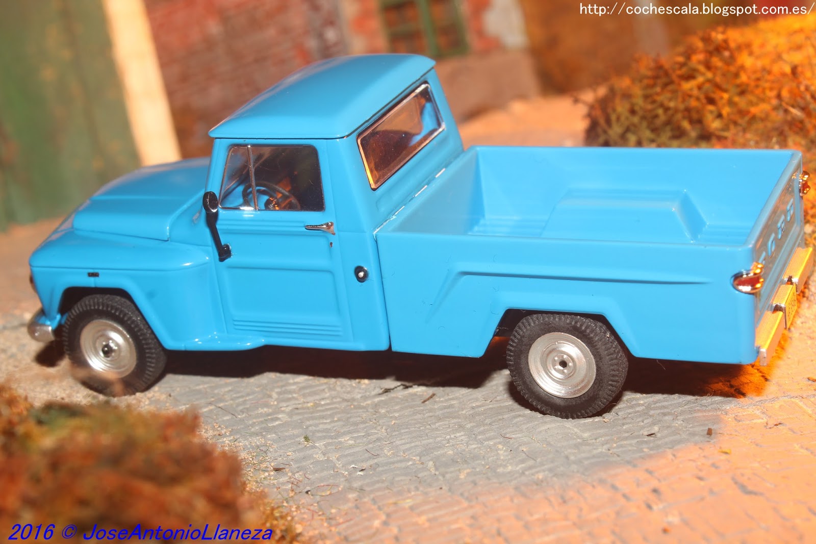 Son43: Ford F-75 Pick Up