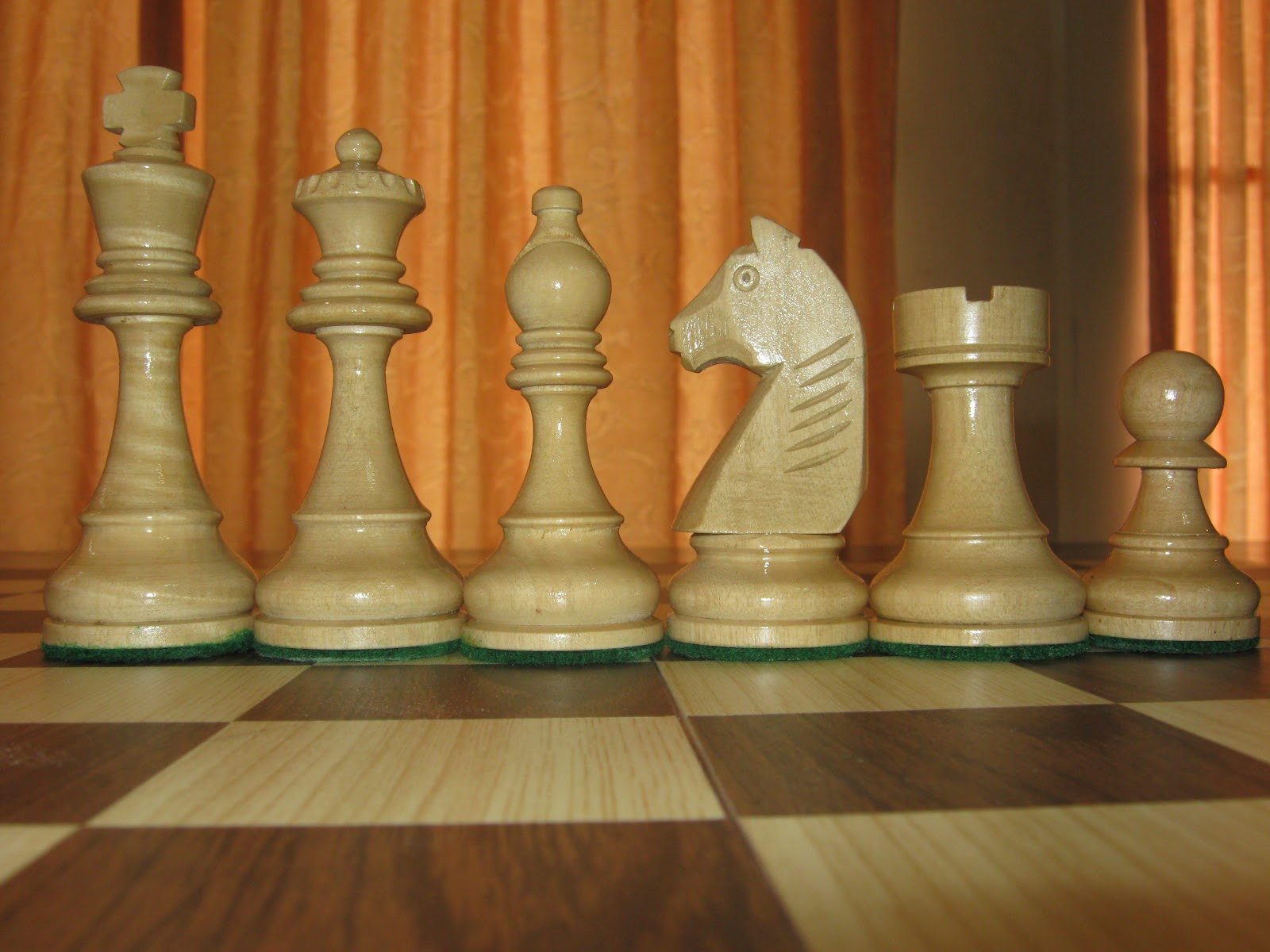 Standard Championship Natural Finished ~ Trinity Chess House