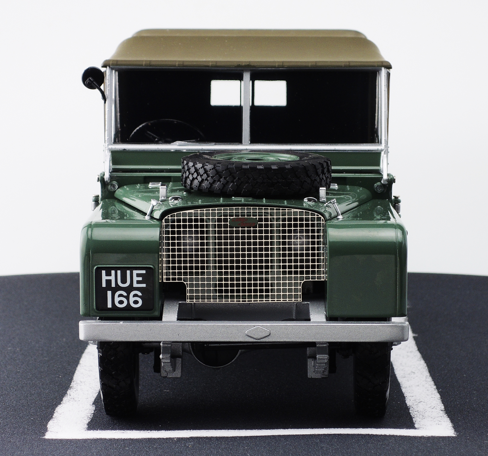 課長睪耕作: 1/18 Land Rover Series I 1948 [minichamps]