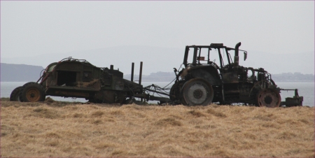 A Gurn from Nurn: Burnt out tractor at Hilton of Delnies