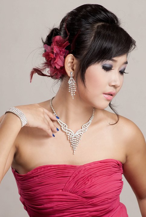 Myanmar Celebrities Attractive Model Htet Moe Myat Oo