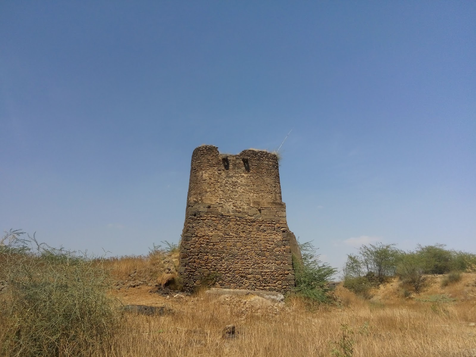 Bahadurgad Fort aka Fort of Pedgaon aka Dharmaveergad in Ahmednagar ...