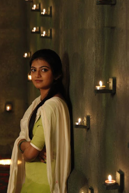 Heroine HD Stills: Actress Kayal Anandhi cute photo Gallery