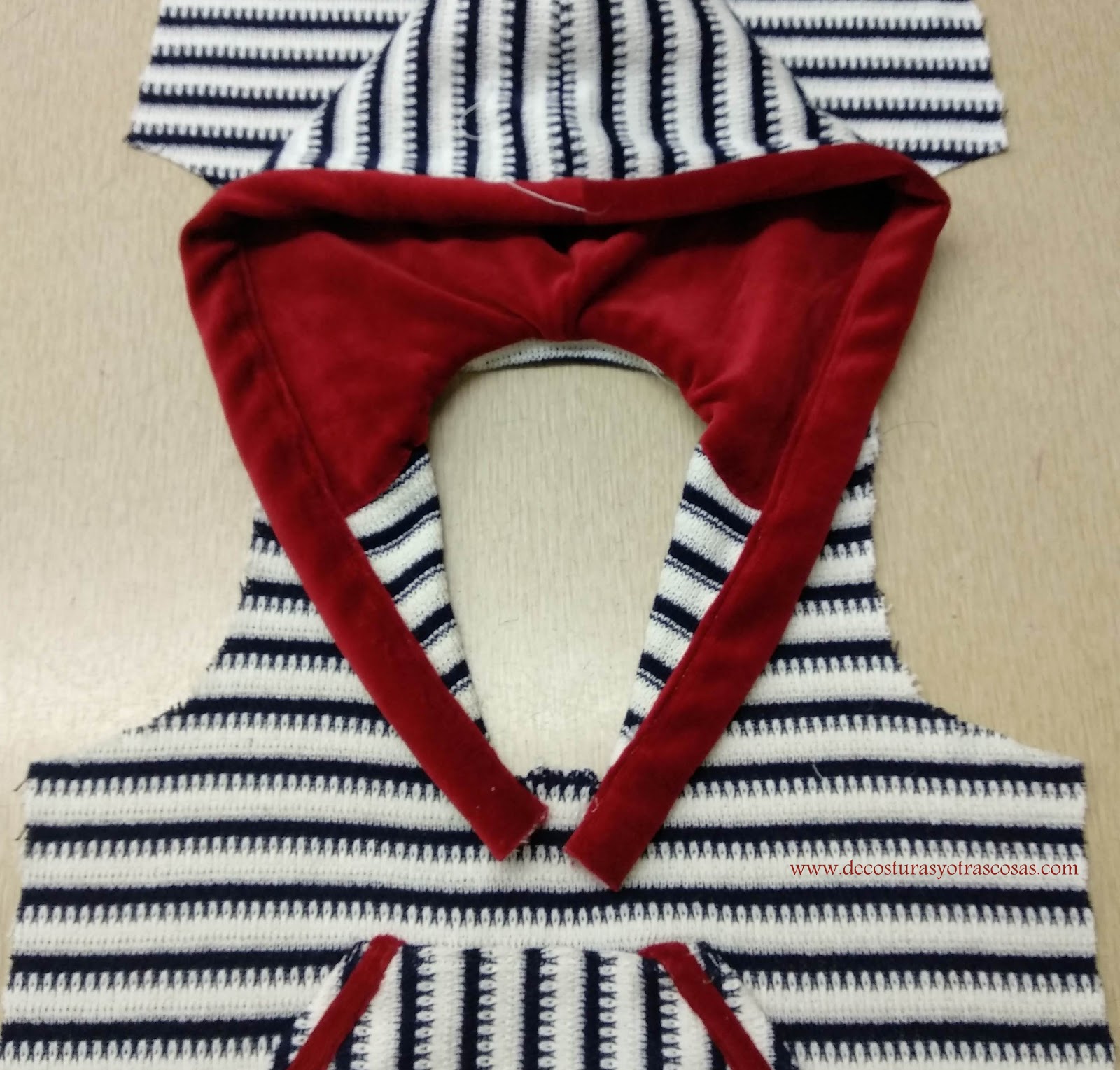 De costuras y otras cosas: SUDADERA INFANTIL CON CAPUCHA