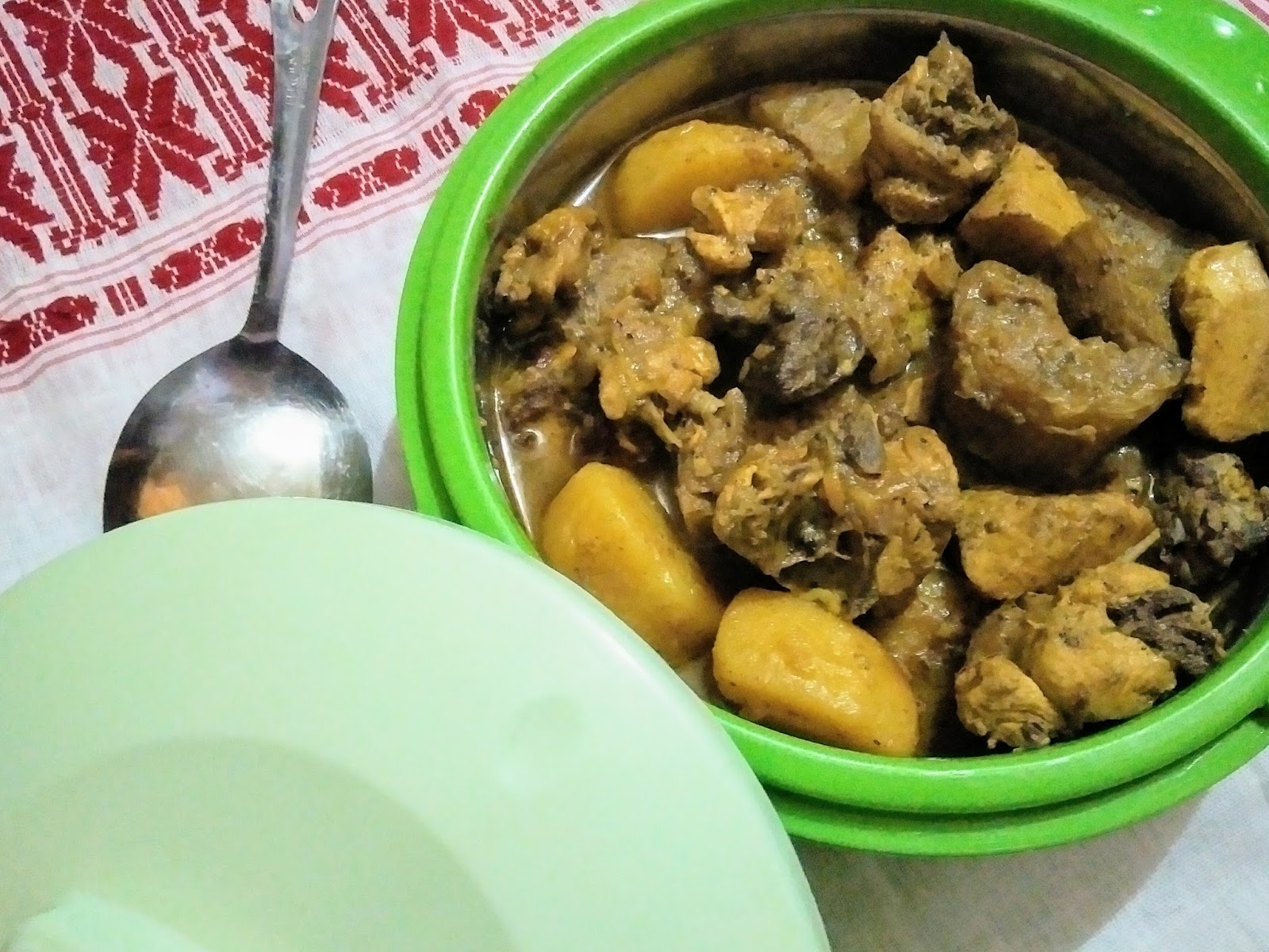 Assamese style Chicken with Raw banana & Black pepper