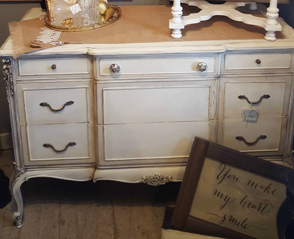 Ramshackled Treasures: Decorating Your Living Room with Ramshackled ...